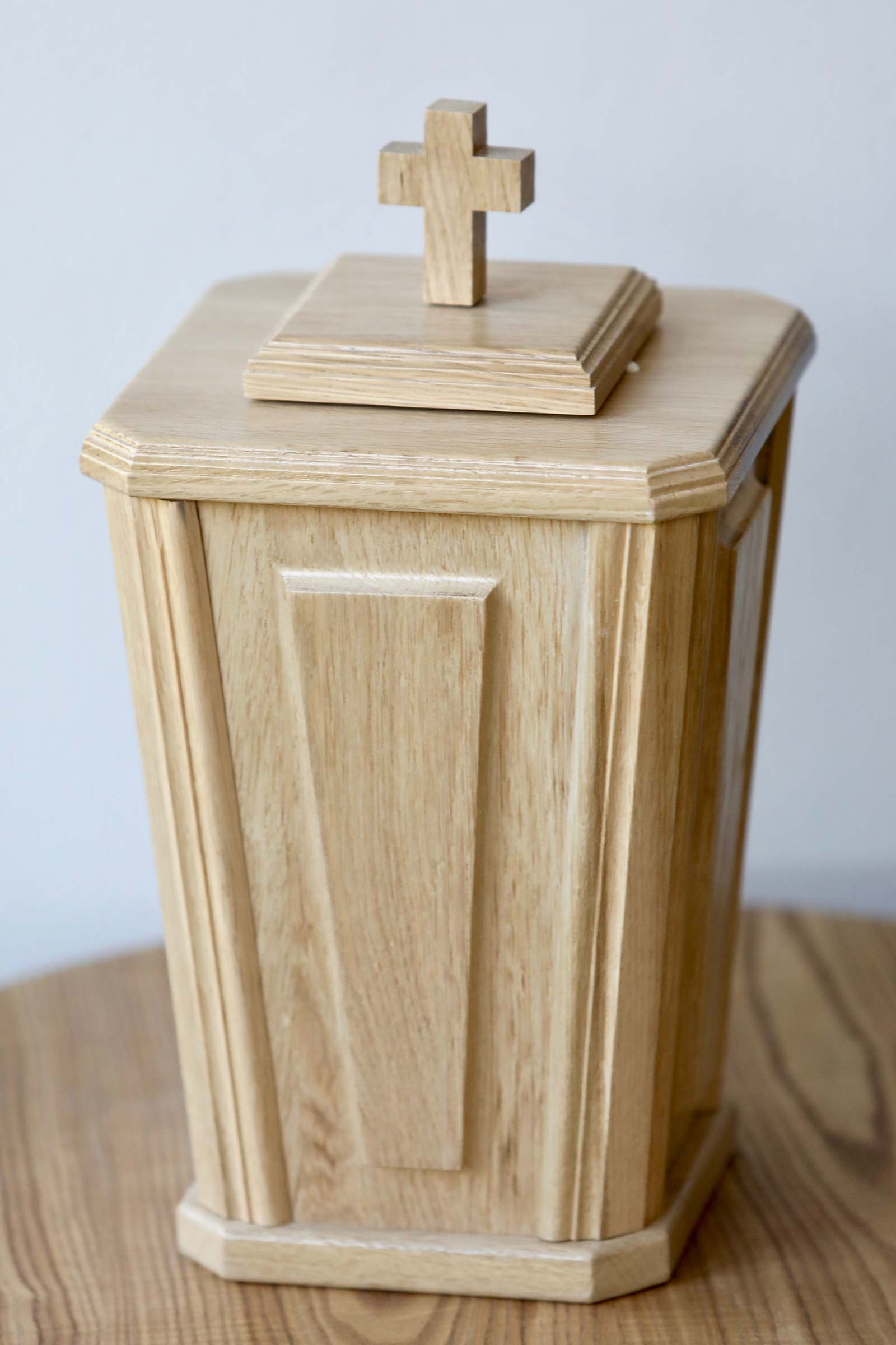 Arkut ja uurnat kotimaisuutta ja ekologisuutta vaalien