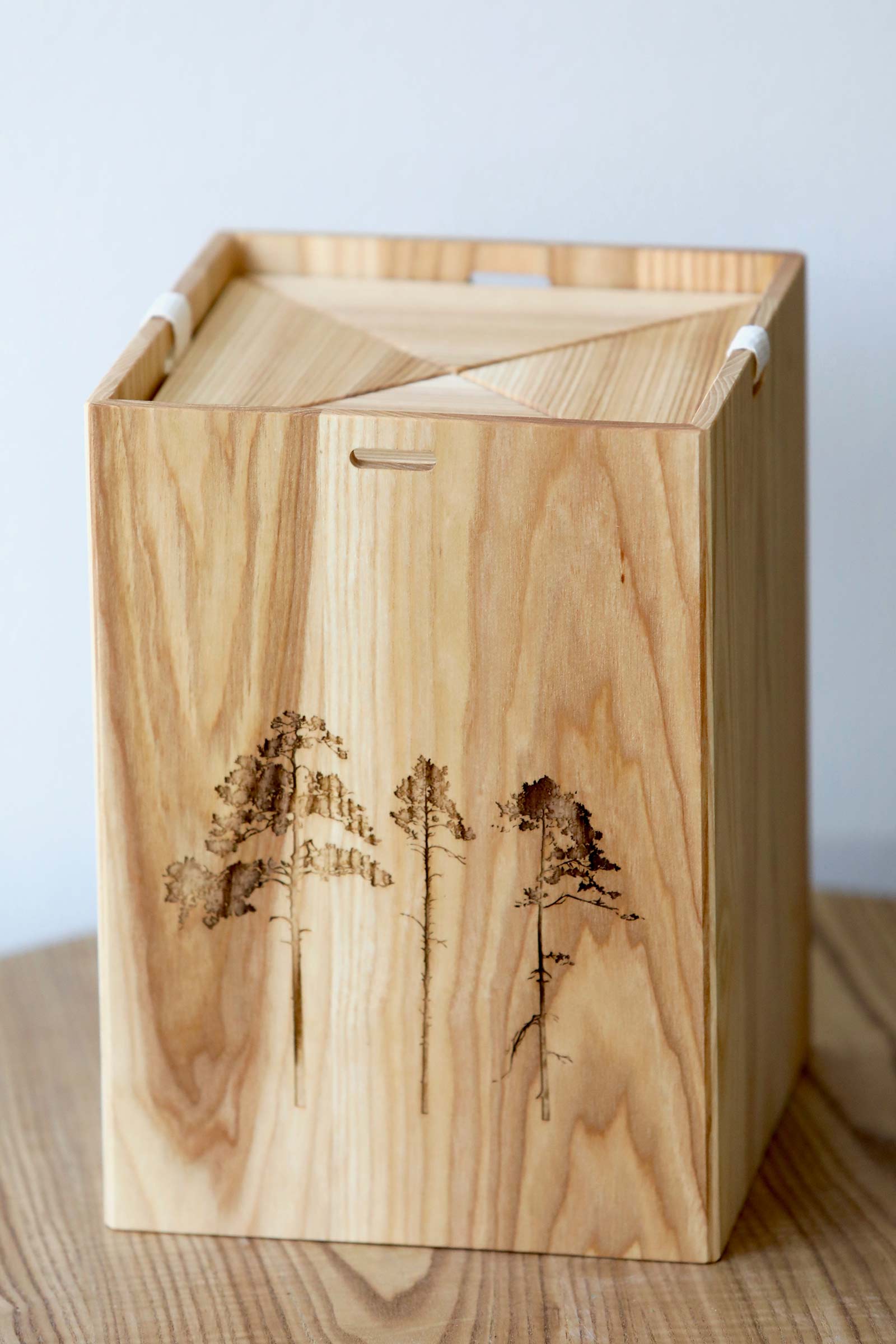 Arkut ja uurnat kotimaisuutta ja ekologisuutta vaalien