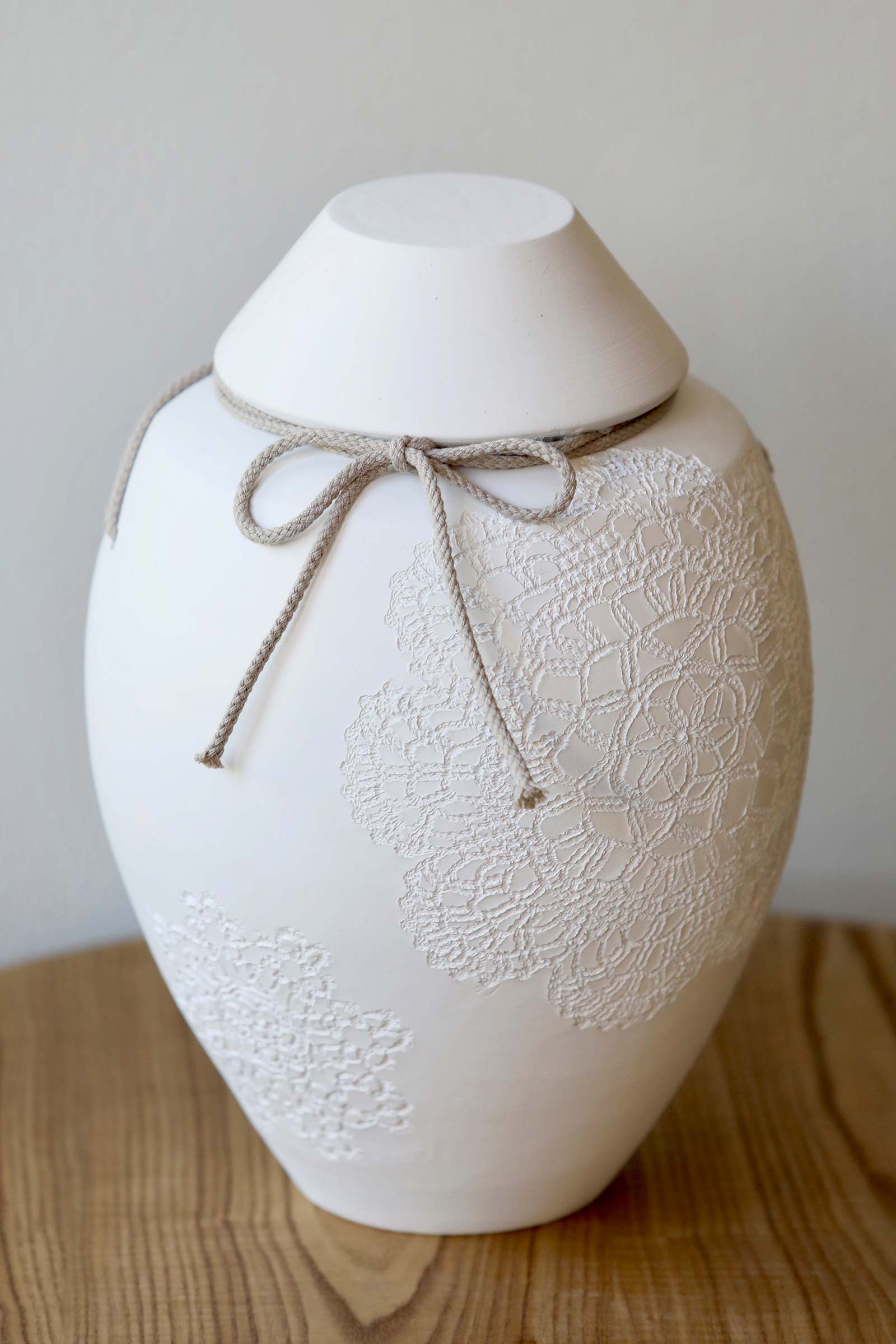 Arkut ja uurnat kotimaisuutta ja ekologisuutta vaalien