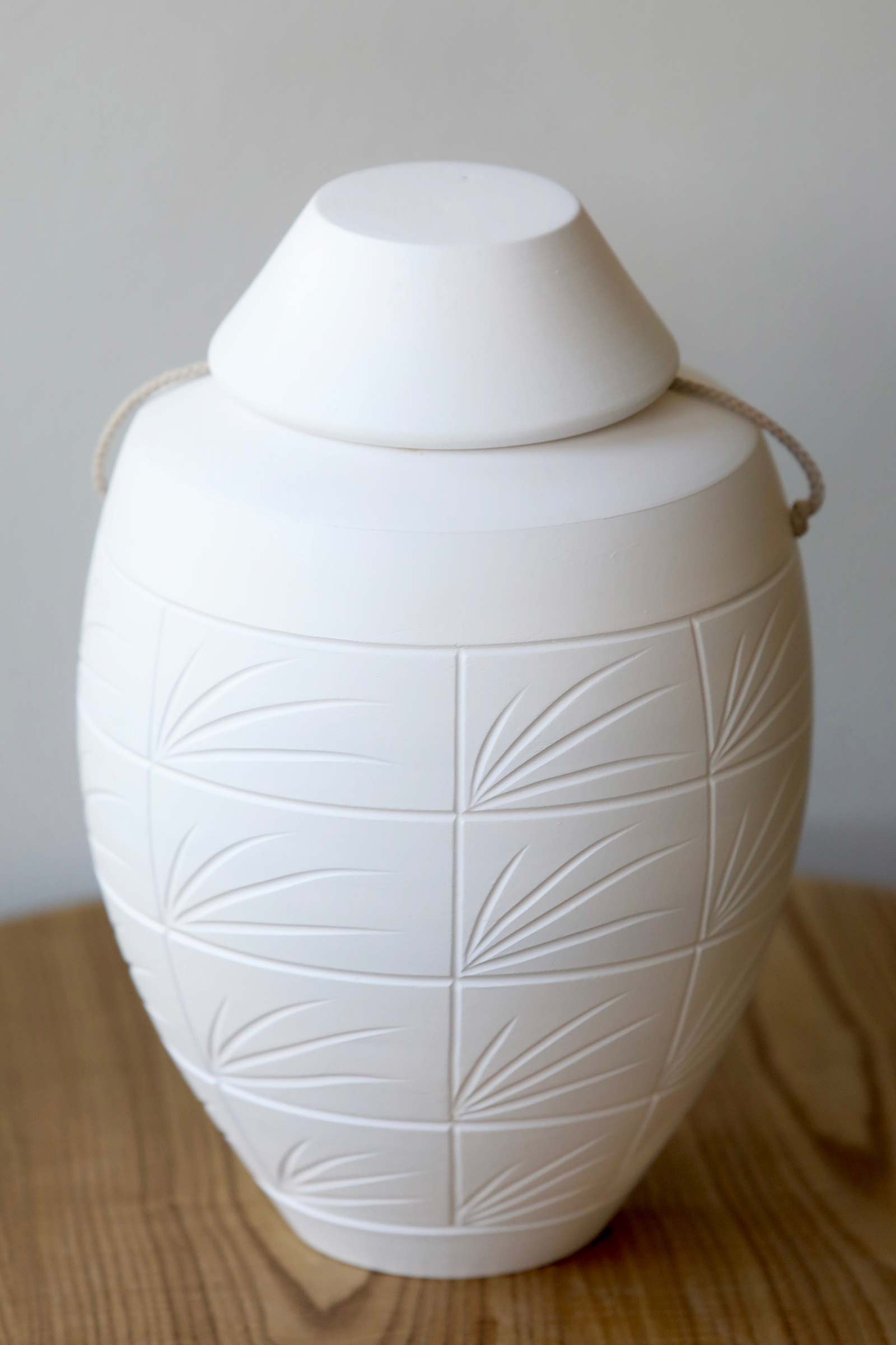 Arkut ja uurnat kotimaisuutta ja ekologisuutta vaalien